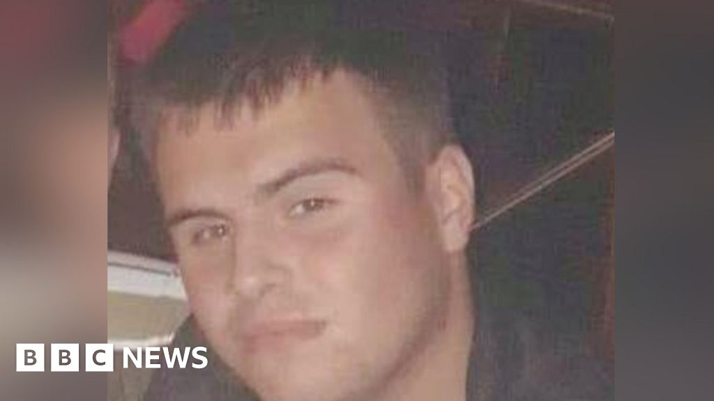 E-scooter rider dies after crash with car in Portsmouth - BBC News