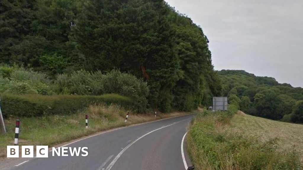 Motorcyclist in 20s dies after crash in east Cornwall - BBC News