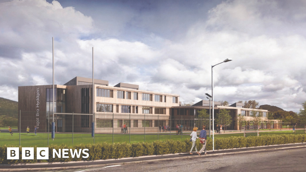 Plans for £23m Machynlleth 'super-school' unveiled - BBC News