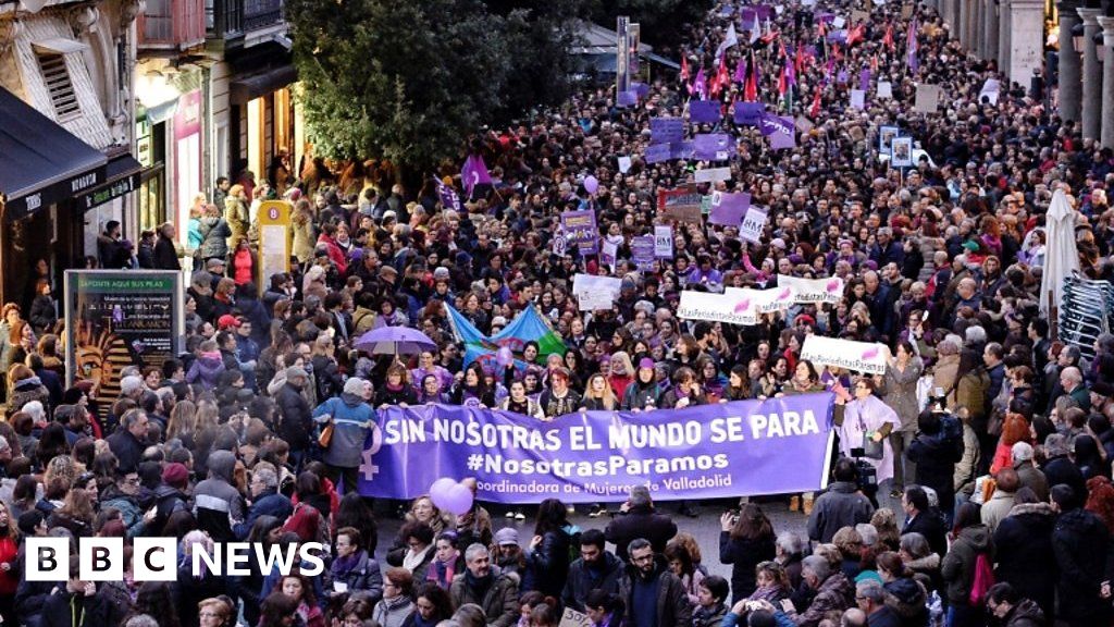 Spain strike: 'Young women are incredible' - BBC News