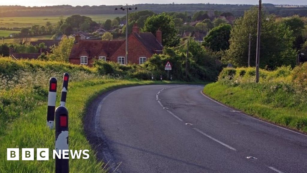 Rural Dorset bus routes set for axe in council review - BBC News