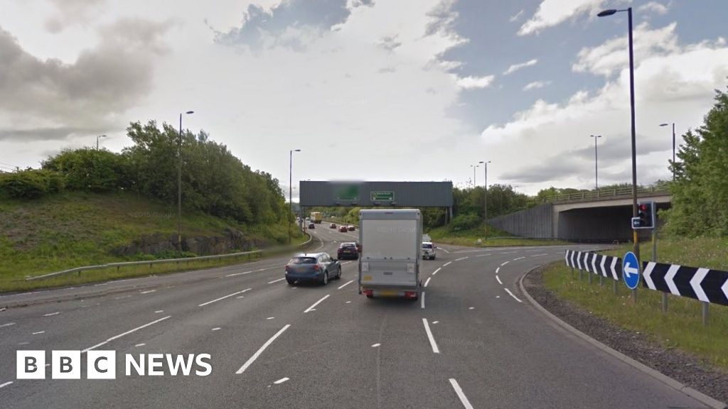 Six-vehicle crash on M8 Hermiston Gait roundabout - BBC News