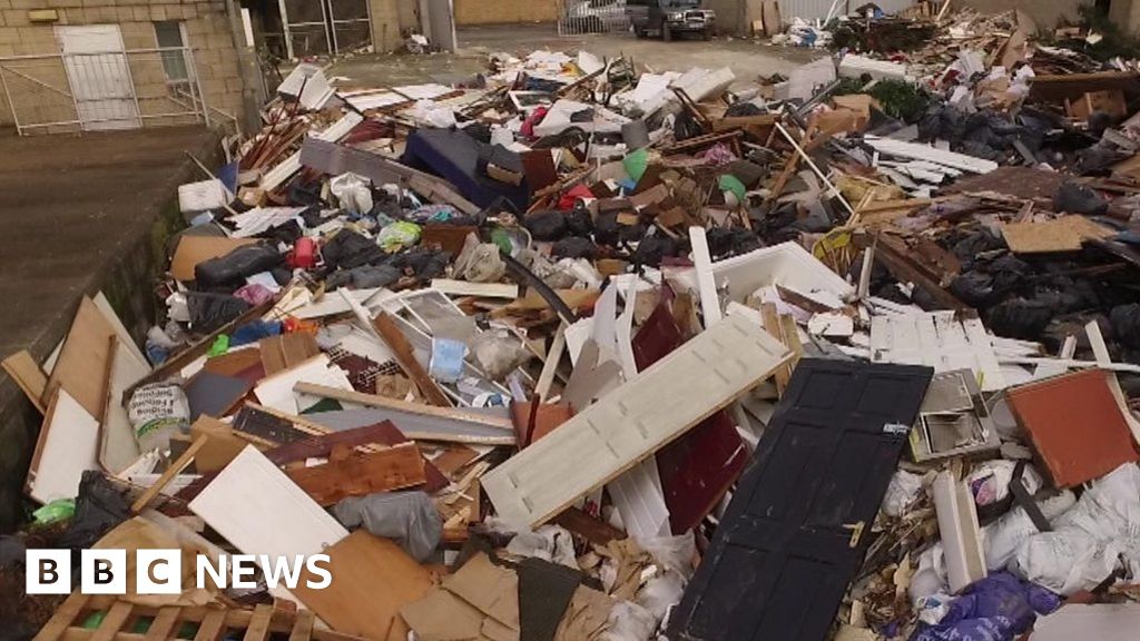 Catching fly-tippers in the act - BBC News