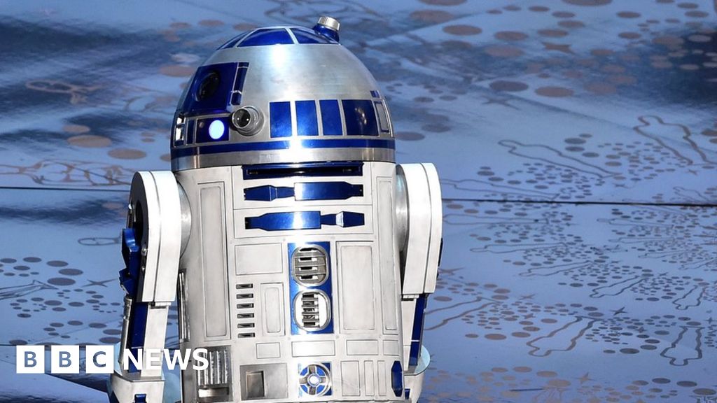 Jimmy Vee officially announced as R2-D2 in Star Wars - BBC News