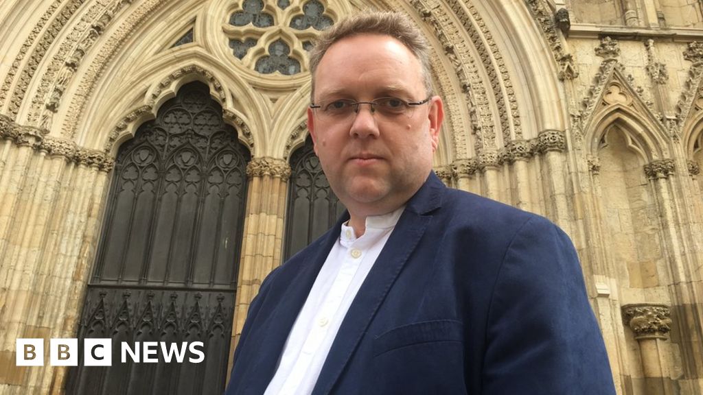 Bishops 'abuse cover-up' resignation call by alleged victim