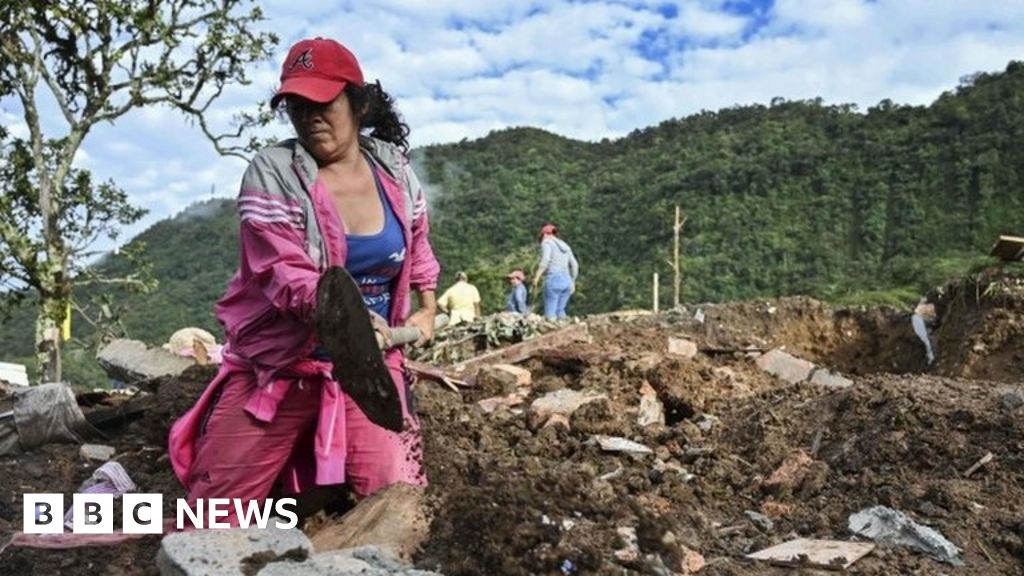 Colombia landslide: 11 more bodies found in Rosas - BBC News