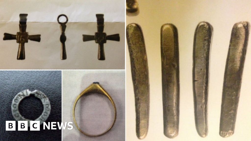 Rare medieval finds in Nottinghamshire declared treasure - BBC News
