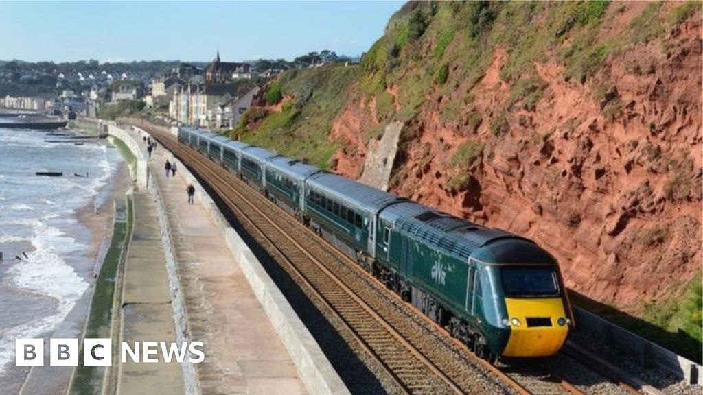 GWR train cleaners strike in row over pay and conditions - BBC News