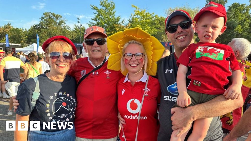 Rugby World Cup: Nervous Wales fans await 'toughest game' - BBC News