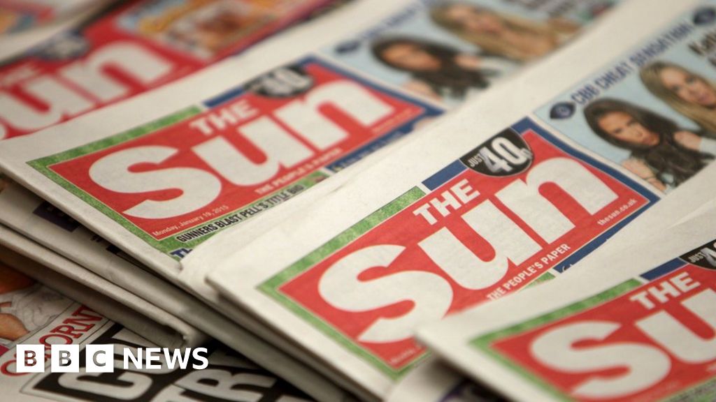 Sun journalists 'paid Surrey police officer £10k for tips' - BBC News
