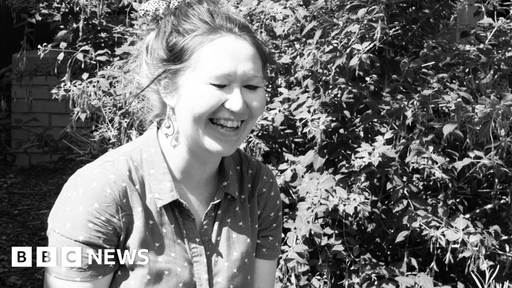 Fleetwood: How an 'amazing community' shaped an artist's work - BBC News