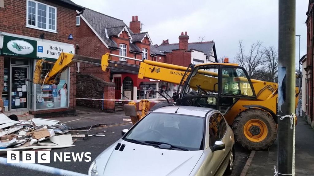 Cash machine ram-raid 'guts' Rothley Post Office - BBC News