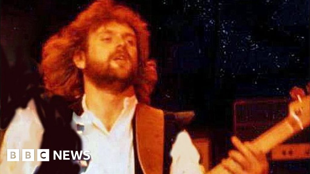 Former Blackpool Tory group leader to return to rock star roots - BBC News