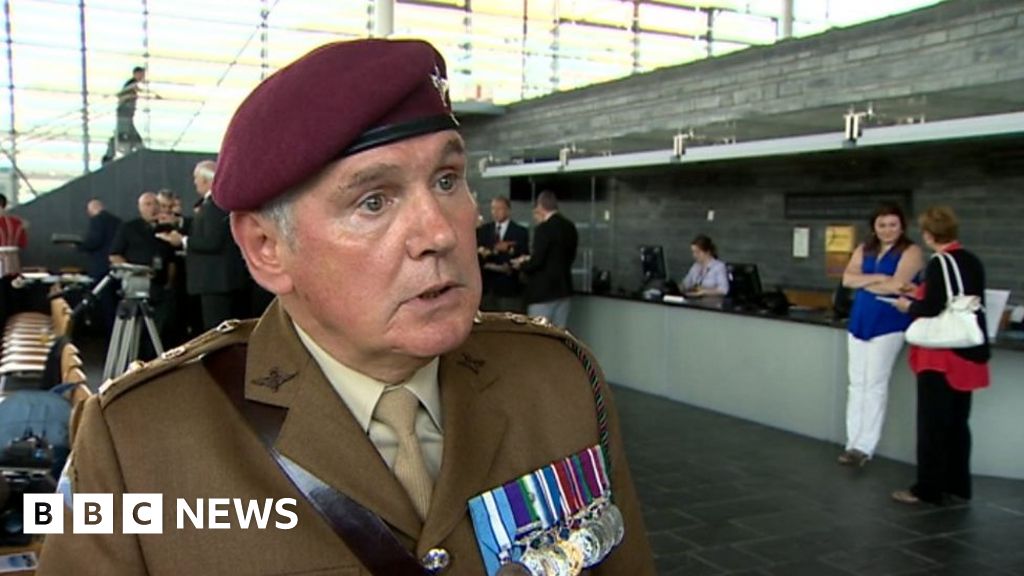 Falklands anniversary: 'Still in public consciousness' - BBC News