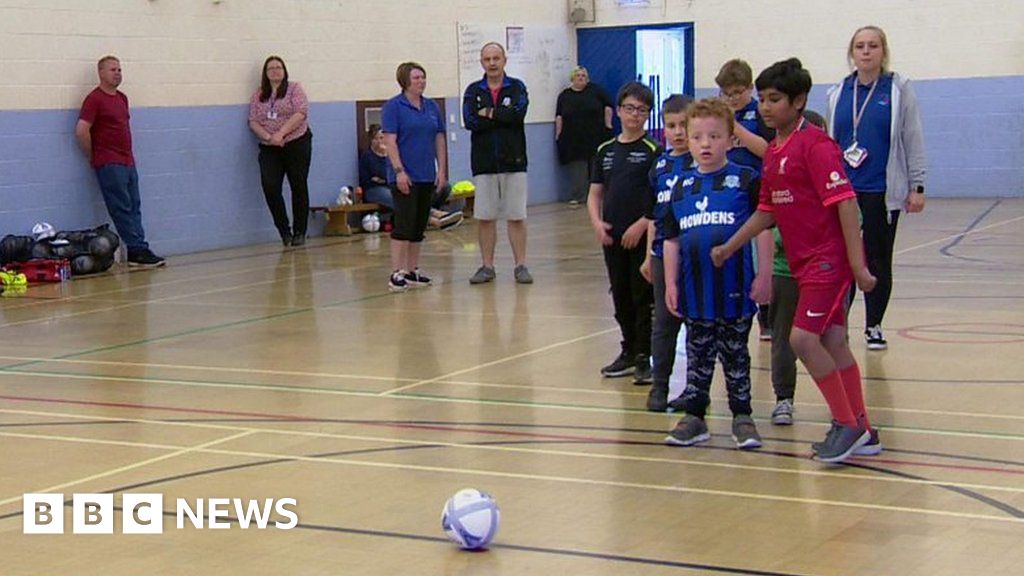 Disability football club Howden AFC a hit with young players - BBC News