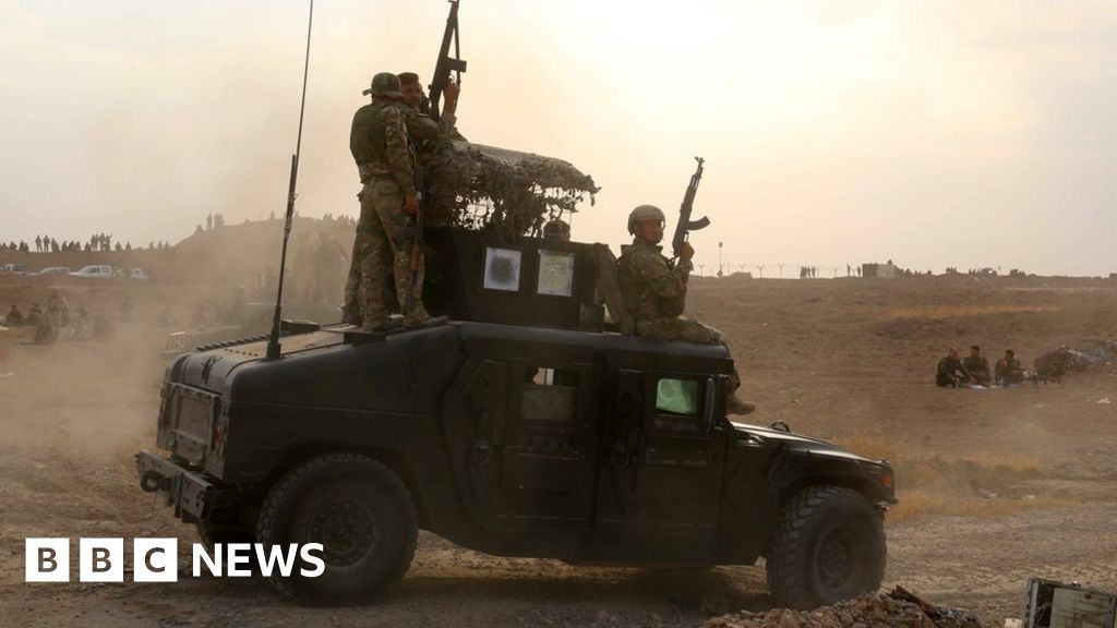 US-Iraqi rescue operation 'foils IS mass execution' - BBC News