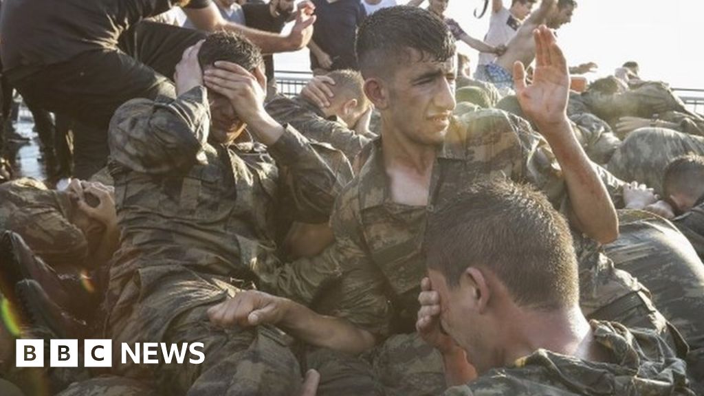 Turkey coup attempt: Nearly 9,000 soldiers joined plot - army - BBC News