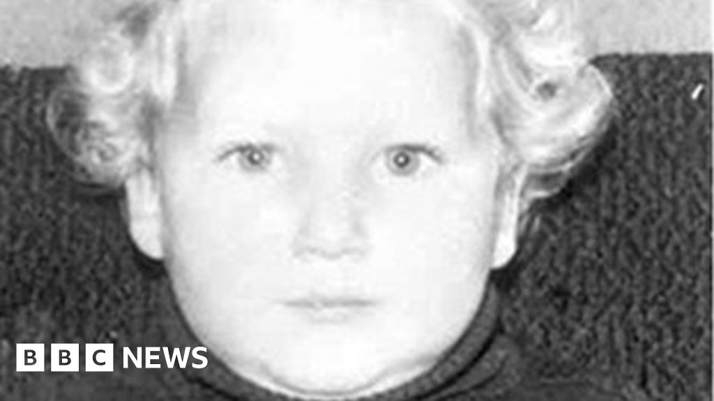 Appeal over 1976 Sandy Davidson mystery - BBC News