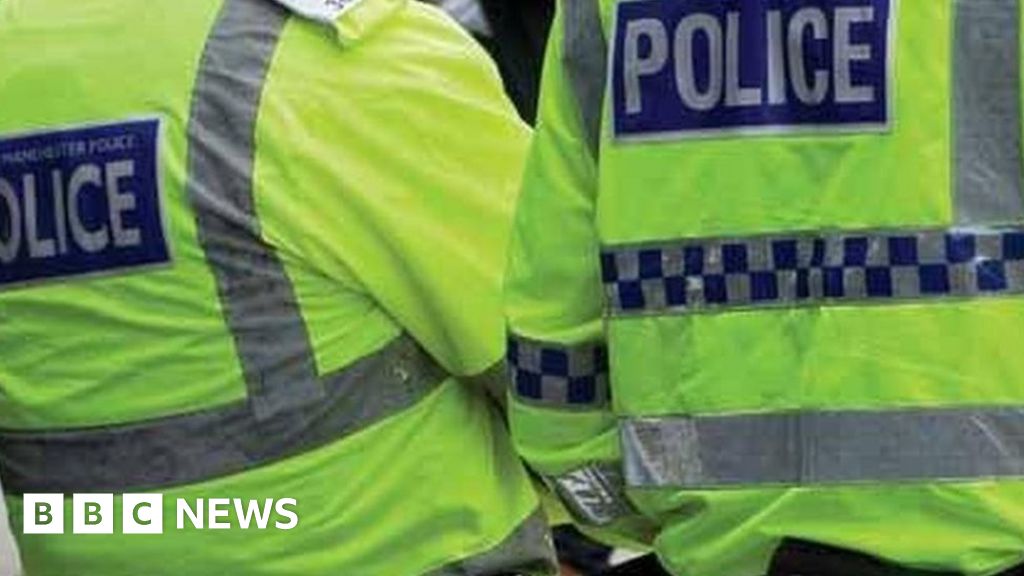 Man charged with knifepoint kidnap attempt in Fallowfield - BBC News