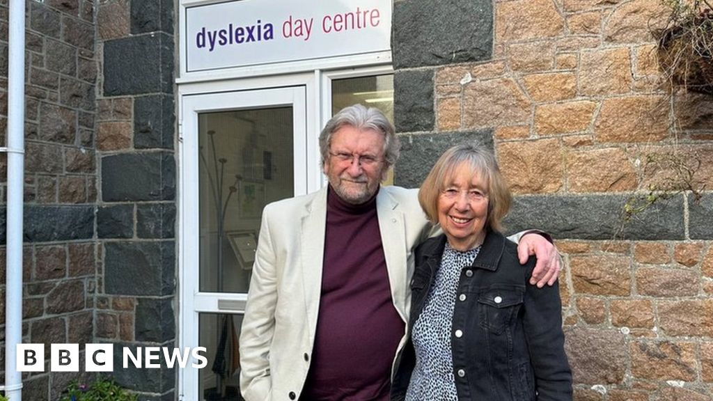 Guernsey dyslexia charity overwhelmed by support - BBC News