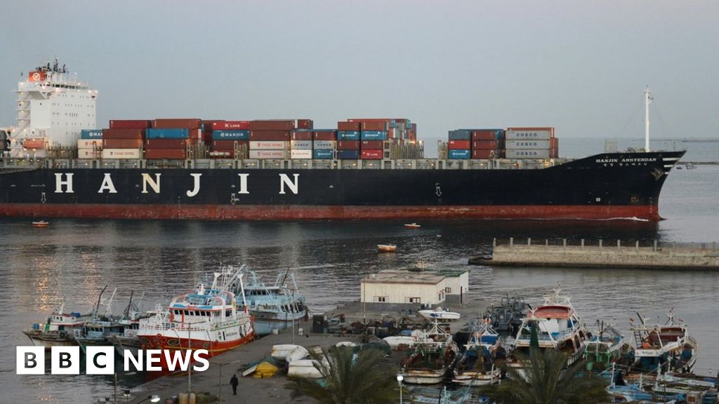 Hanjin ships, cargo and sailors stranded at sea - BBC News