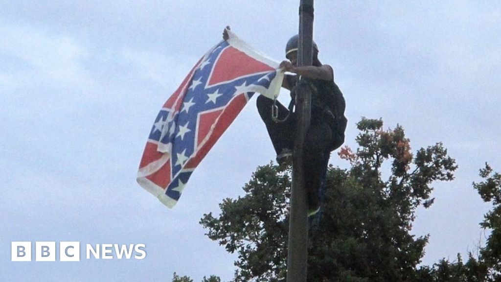 Confederate flag at South Carolina State House pulled down - BBC News