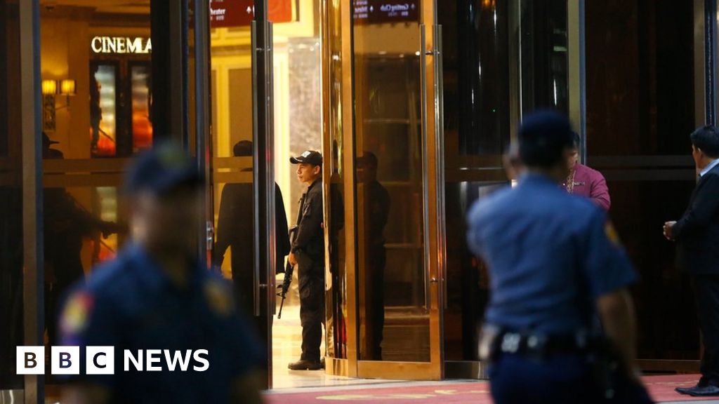 Resorts World Manila: Gunman set himself on fire in room - BBC News