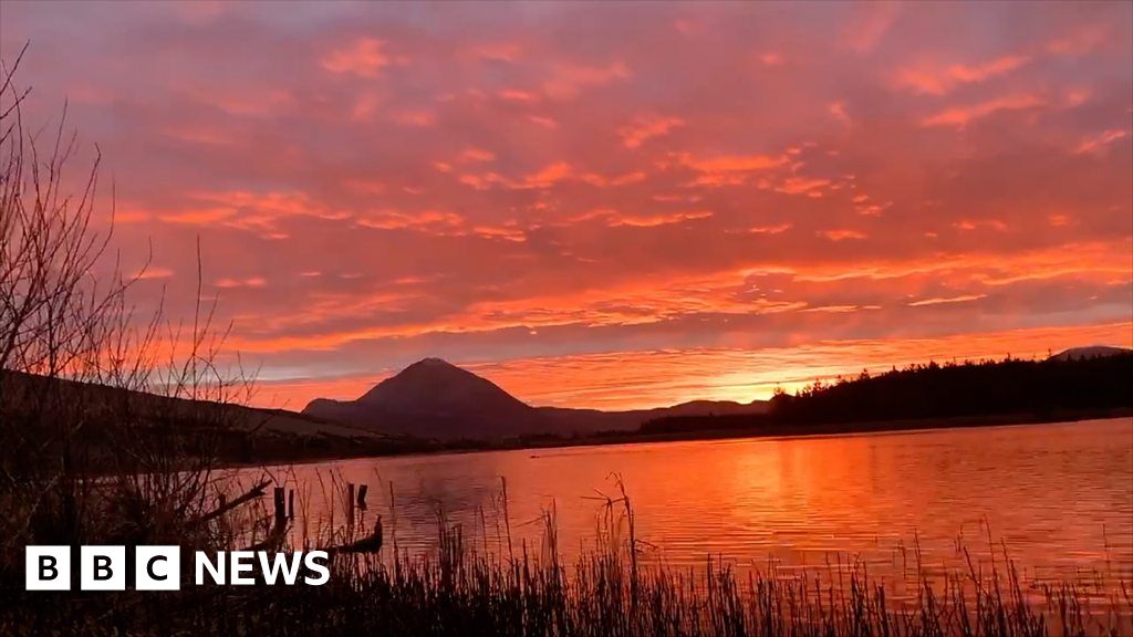 Your pictures: Spectacular red sky - BBC News