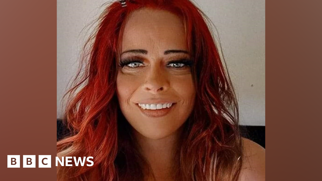 Michelle Atherton: Man denies causing death of mum in crash - BBC News