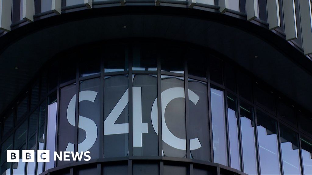 S4C bullying claims were well-handled, says boss Rhodri Williams - BBC News