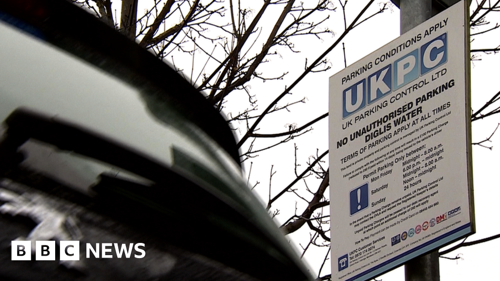 Car park operator UKPC investigated for 'misleading drivers' - BBC News