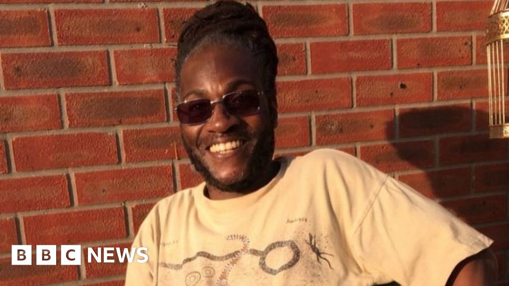 St Mellons: Garvey Gayle detained for his dad's manslaughter - BBC News