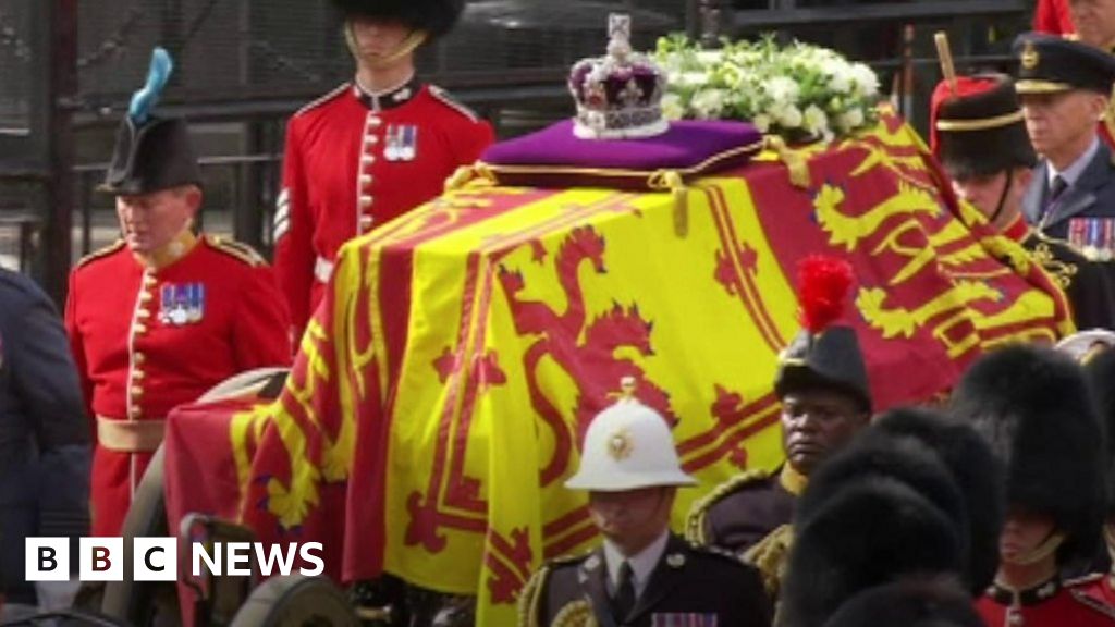 Queen Elizabeth II: Monarch's coffin flag 'will always be remembered ...