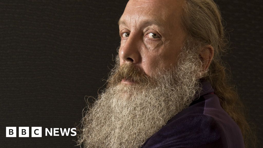 Alan Moore 'impressed' by Northampton Film Festival - BBC News