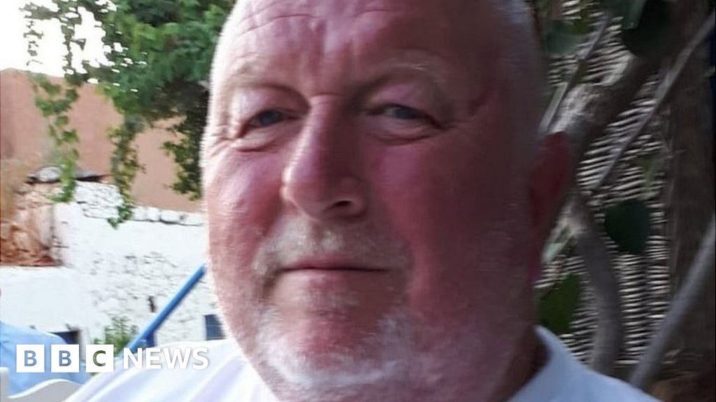 Basildon: Lorry driver ran over own brother, hears inquest - BBC News