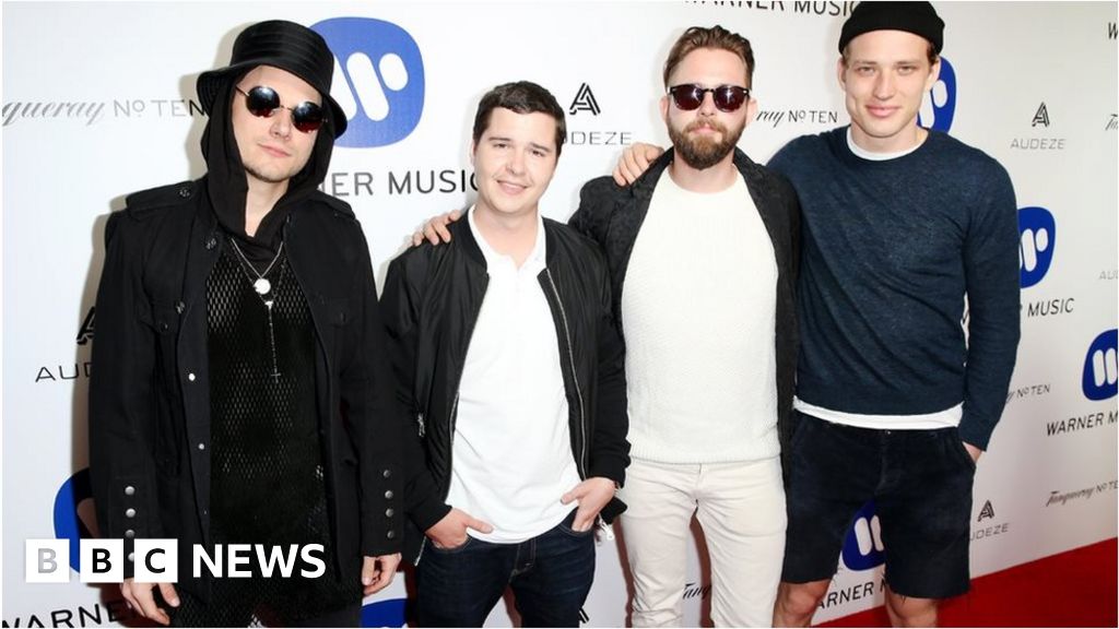 Lukas Graham top charts for fifth week - BBC News