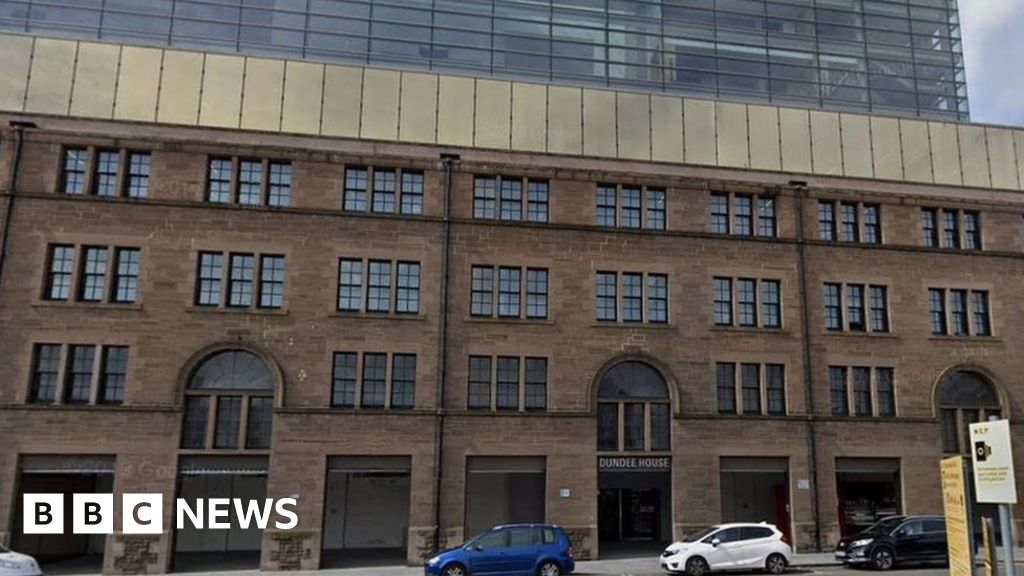 Dundee City Council headquarters closed for second day - BBC News