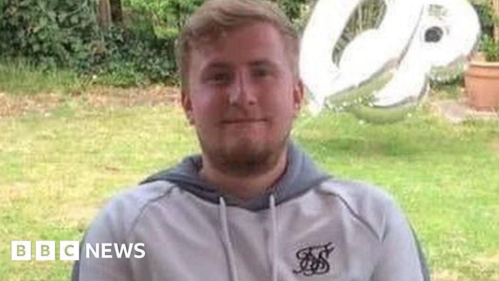 Storm Eunice: Tributes to Jack Bristow after tree fall death - BBC News