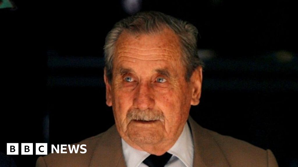 Uruguay ex-military ruler Gregorio Alvarez dies aged 91 - BBC News