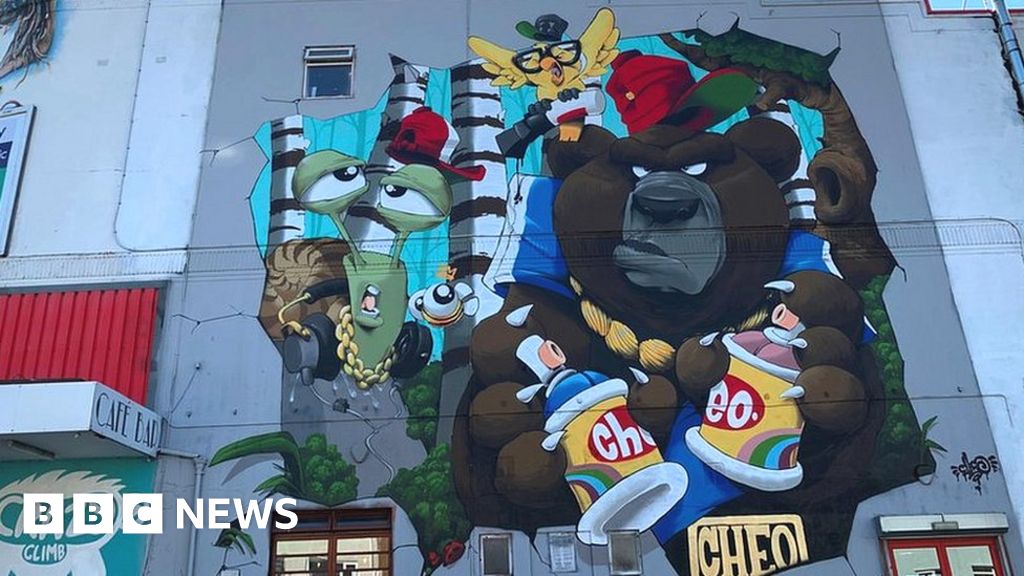 Upfest artists to create murals at Wild Place Project - BBC News