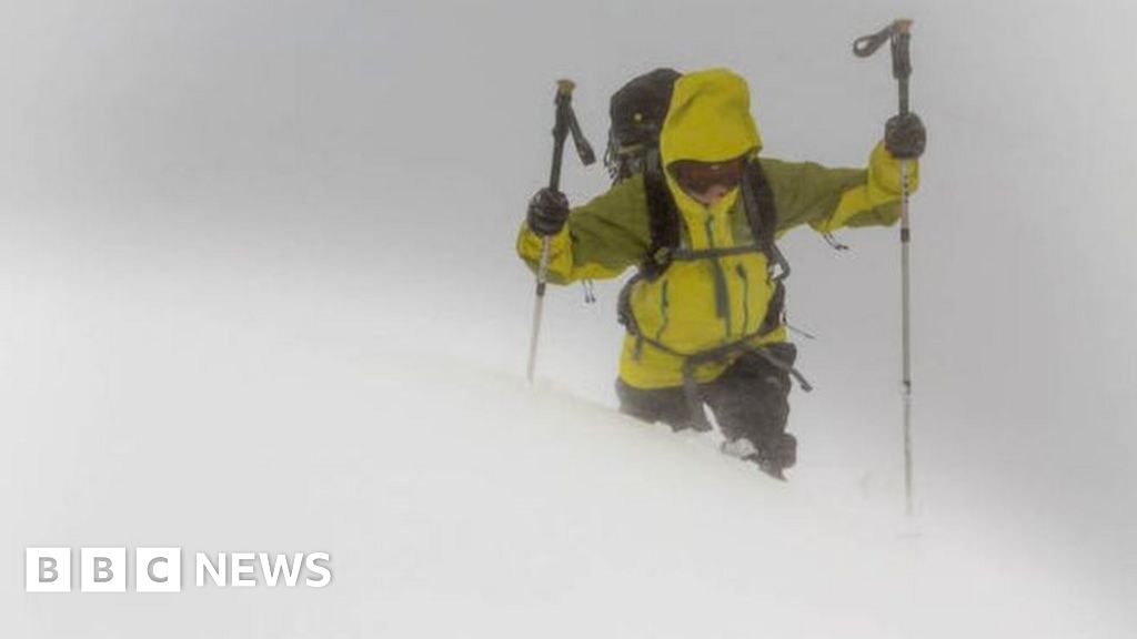 Winter hillwalkers 'must equip themselves with skills'