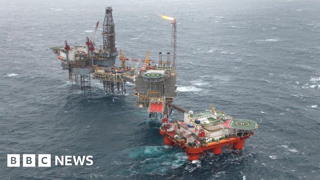 Wood Group wins £100m Nexen North Sea contract - BBC News