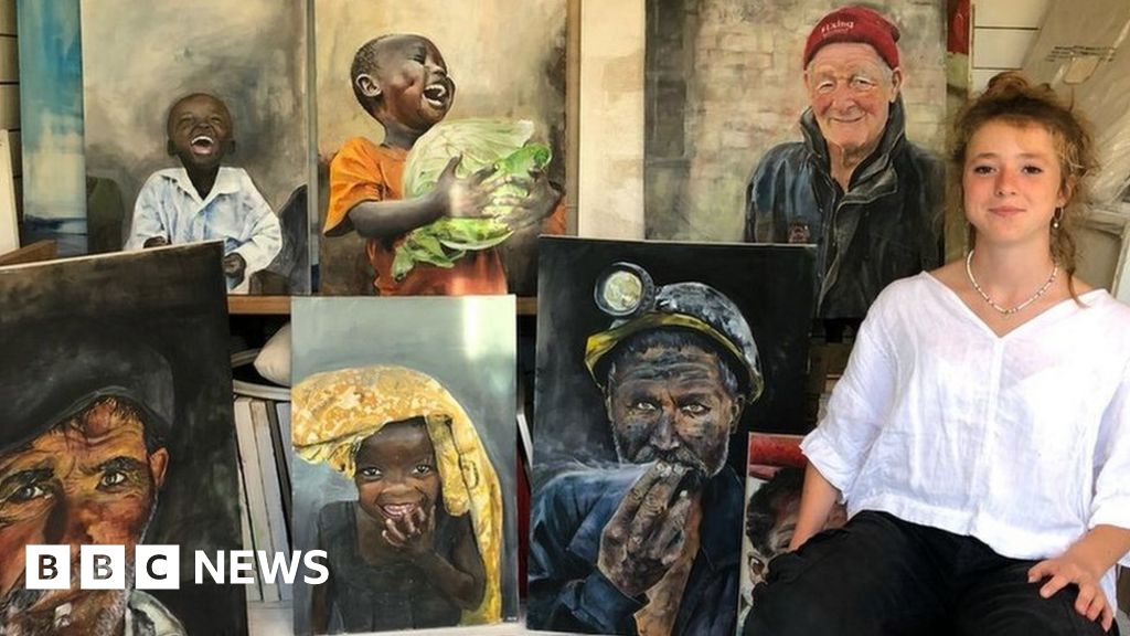 Makenzy Beard, 15, of Swansea, has solo art show in Cardiff - BBC News
