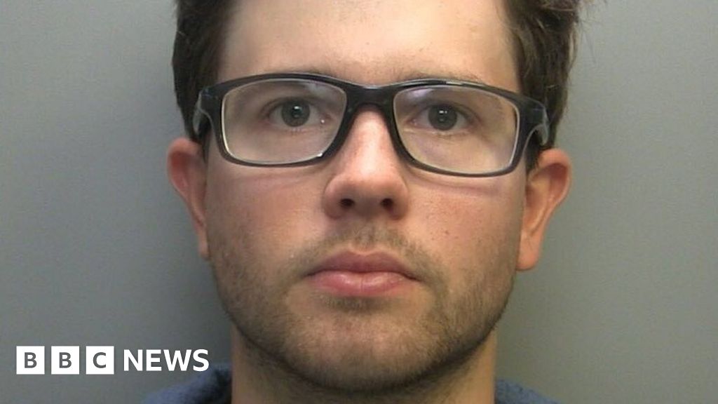 Malcolm Porter jailed for indecent images charges - BBC News