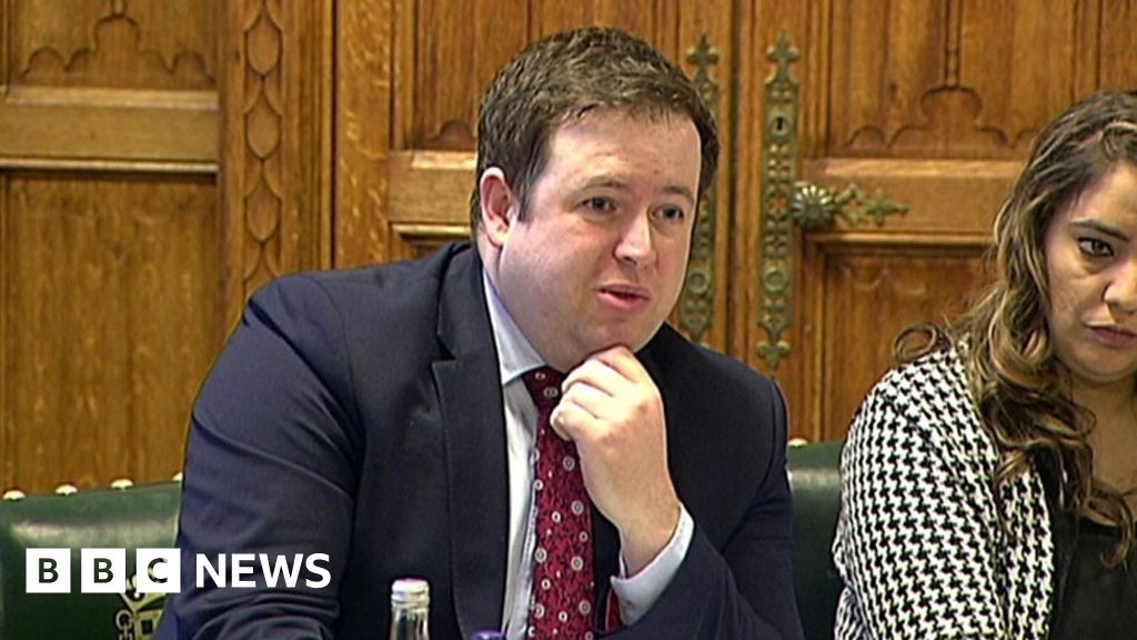 Brexit: 'Hard border' query over extra immigration staff