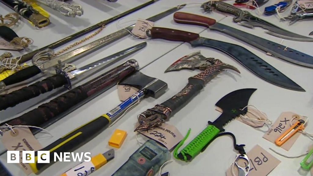 Jordan Watson murder trial: Jury told of weapons collection - BBC News