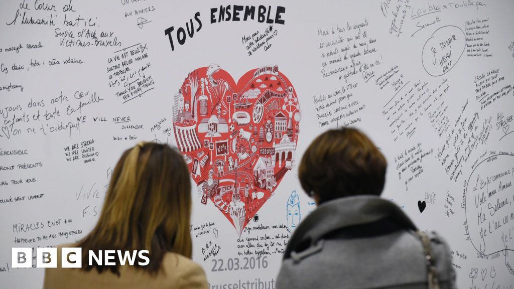 Brussels attacks: Bombed Maelbeek metro station re-opens - BBC News