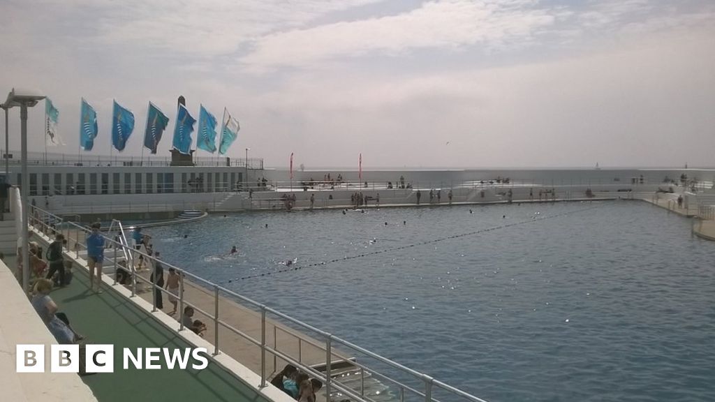 Jubilee Pool lido in Penzance reopens after storm damage - BBC News