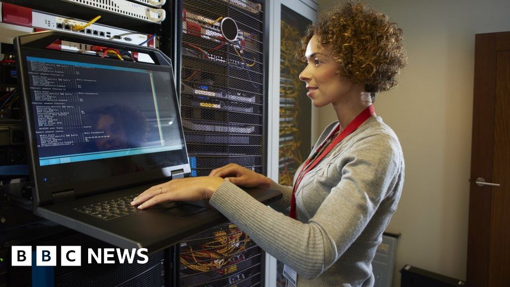 Concern over Scottish technology skills shortage - BBC News