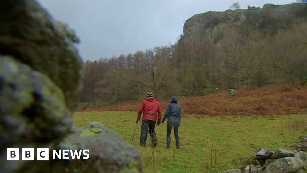 Concerns mounting over Castle Rock fall - BBC News